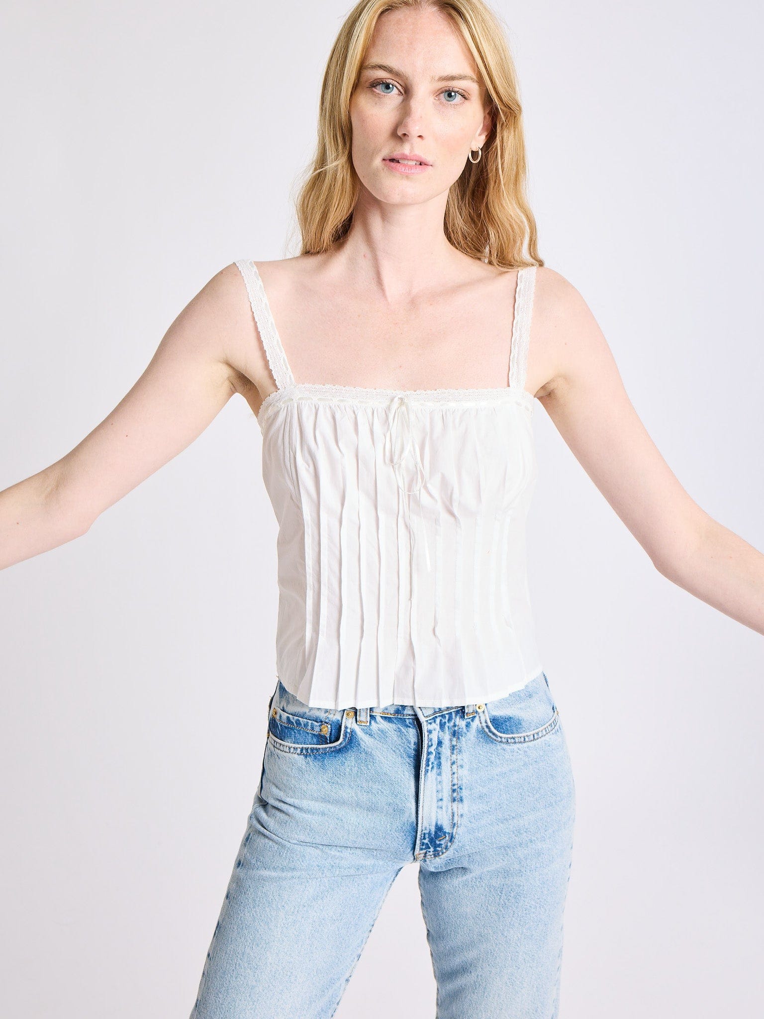 Keira Top in White – MILLE