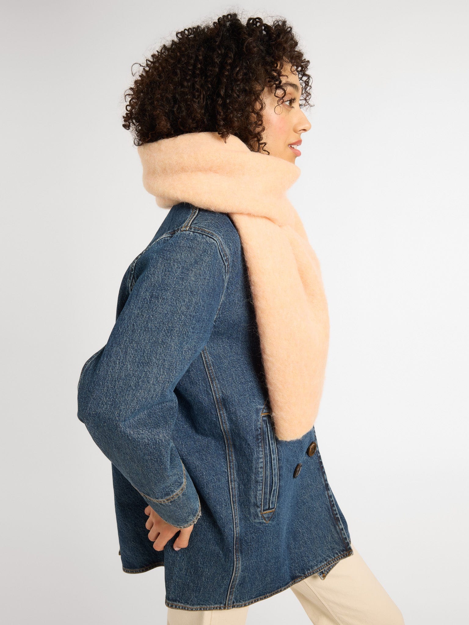 Neve Scarf in Peche – MILLE